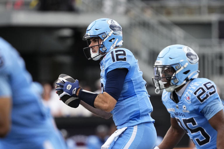 Chad Kelly throws four TDs — and four interceptions — in Argos' win ...