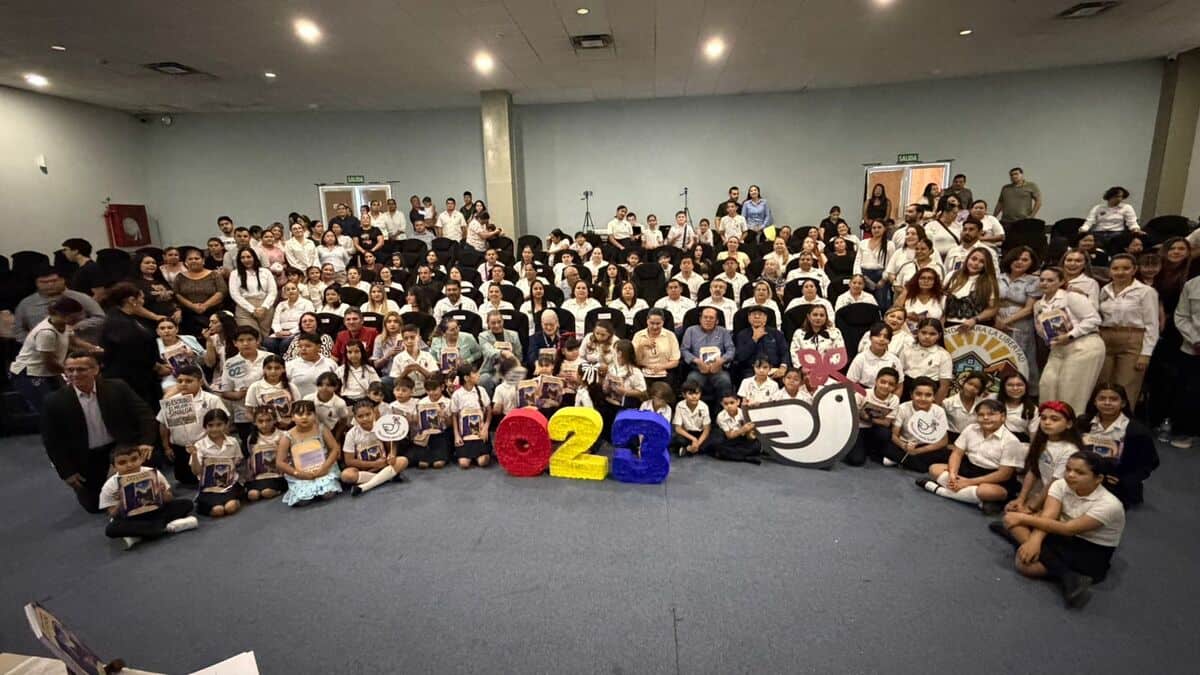 Sinaloa se escribe leyendo: niñas, niños, docentes y familias ...