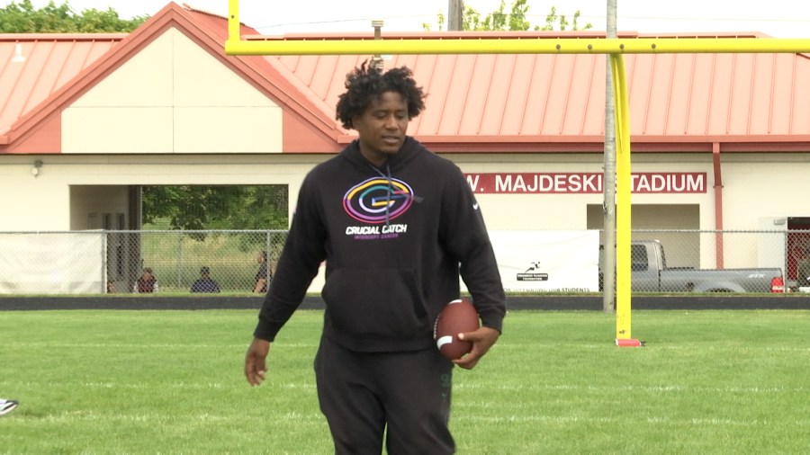 Green Bay Packers’ Karl Brooks host 3rd annual football camp at Lansing ...