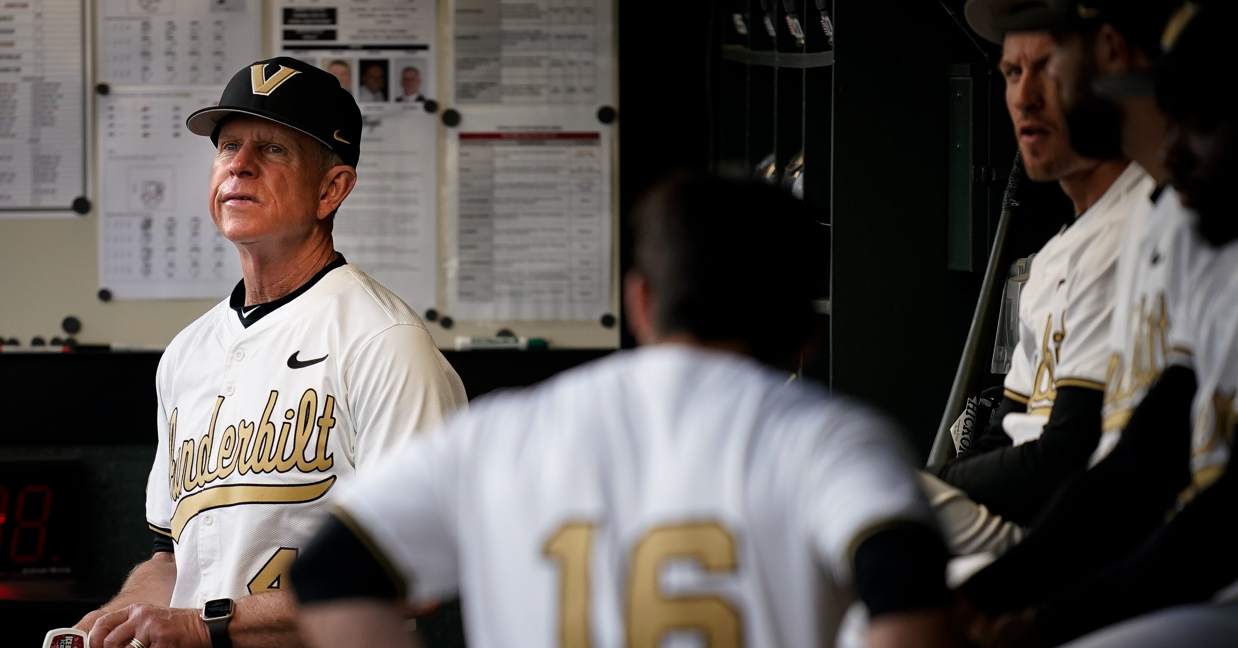 VandyBoys land 32-home run slugger Hunter Ray through transfer portal
