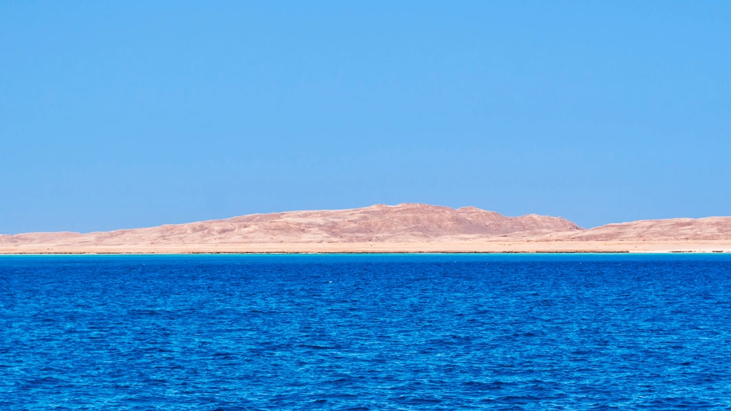 Historical and scientific perspectives on the Red Sea crossing