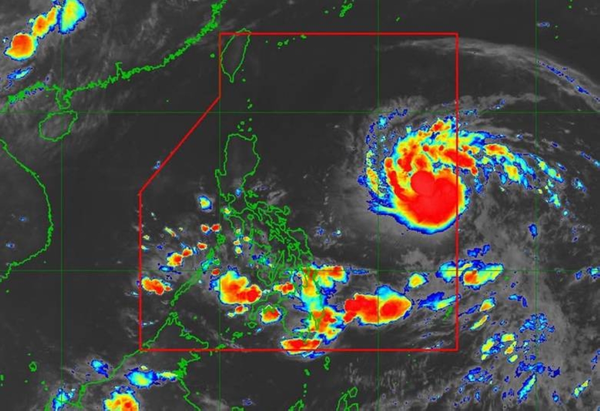 ‘Francisco’ further intensifies while moving over Philippine Sea