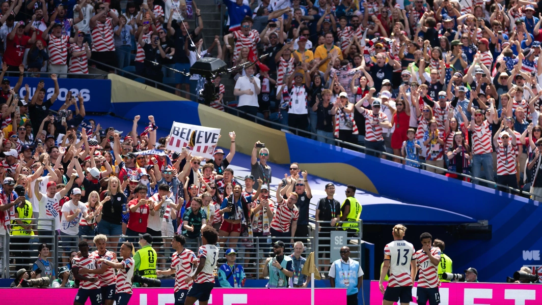 USA advances to knockout stage with 2-0 win over Australia