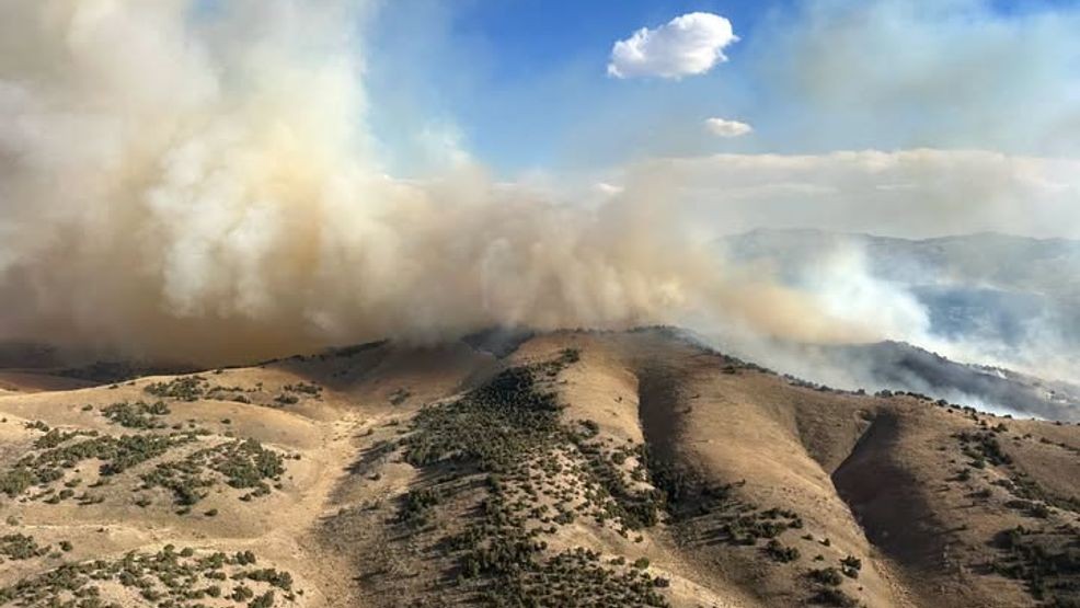 Hastings fire burns 1800 acres east of Aragonite in Tooele County