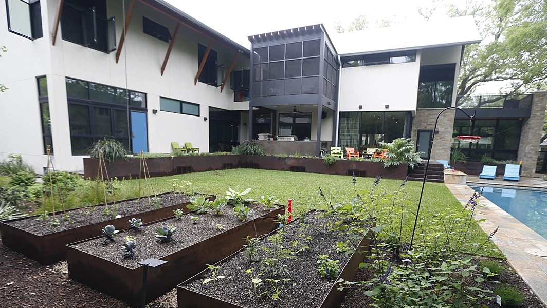 14 extreme HOA rules and controversies