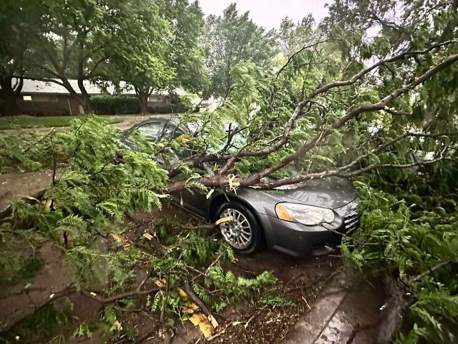 Severe weather live updates: Storms moving across Kansas