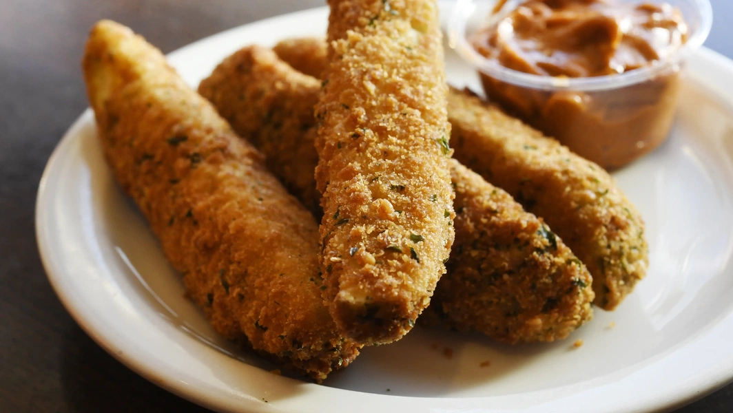 How to make perfect crispy fried pickles