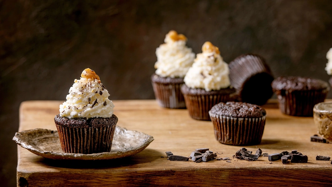 8 cupcake recipes with unique flavors and festive designs