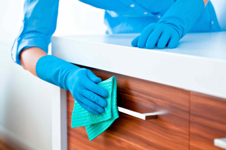There are years of grease coating your kitchen cabinets — here's how to ...
