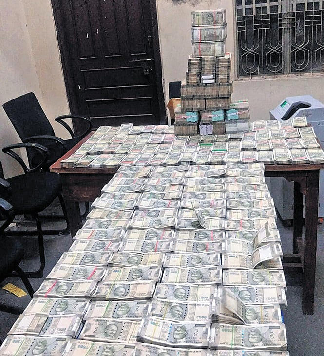 After Rs 150 crore assets, ACB finds Rs 1.5 crore cash and gold in ...