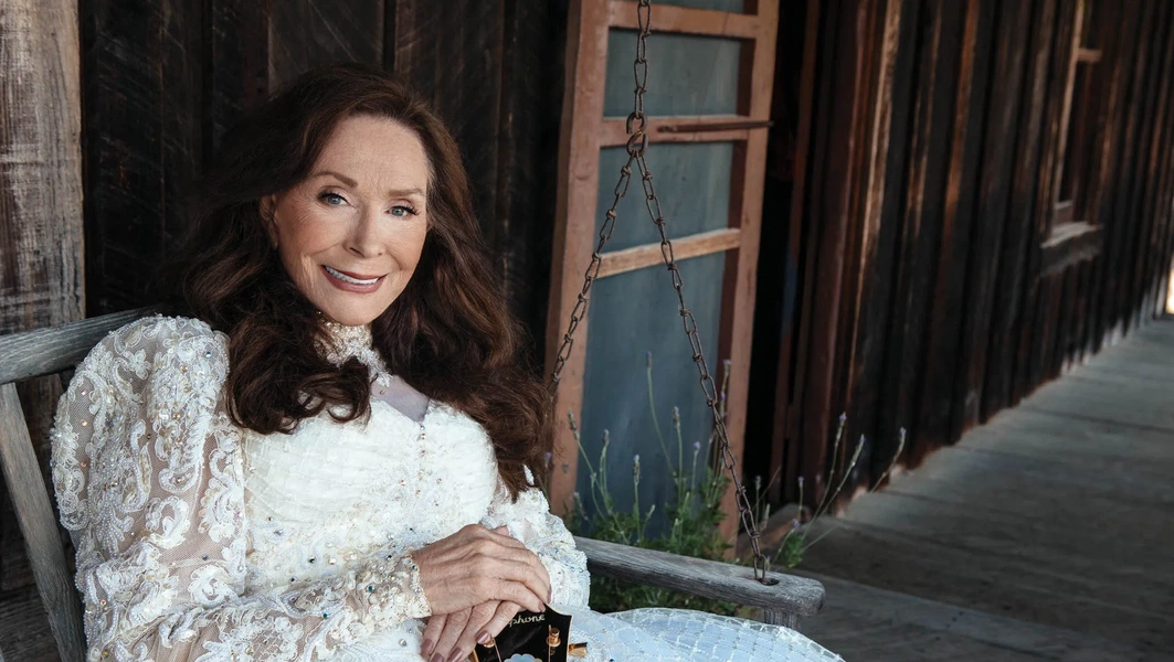 12 country stars who triumphed over adversity