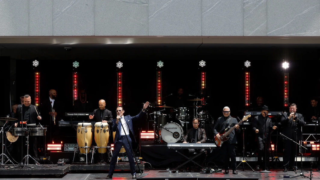 Marc Anthony's performance and personal milestones