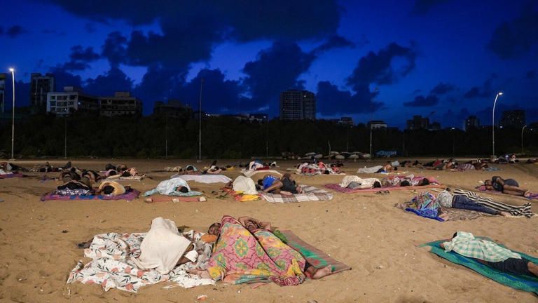 Mumbai rain: Monsoon clouds slowly assembling, showers on its way. Know ...