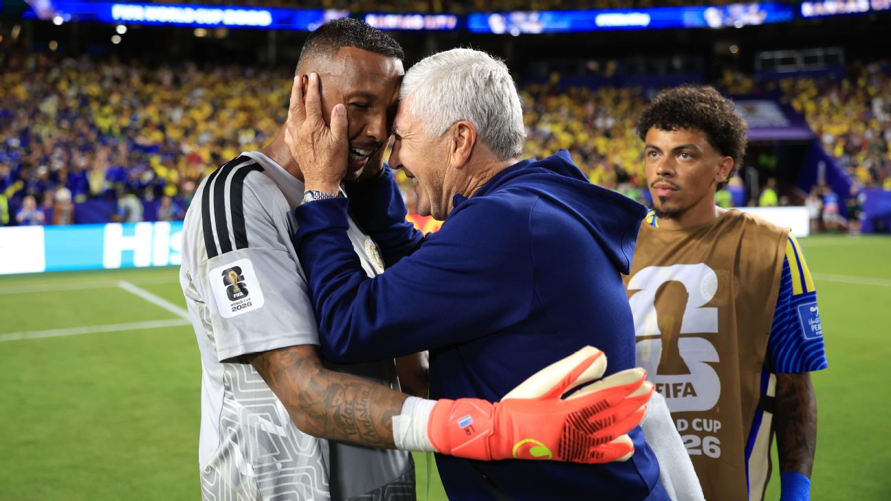 Curaçao keeper Room ties Howard's World Cup saves record in draw