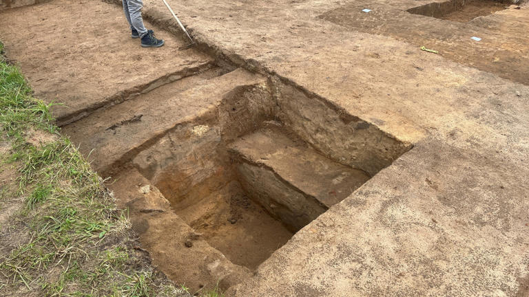 Archaeologists' surprise at uncovering WW1 trenches