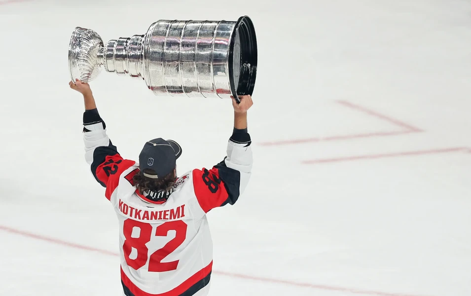 Kotkaniemi buyout window opens as Hurricanes eye cap relief