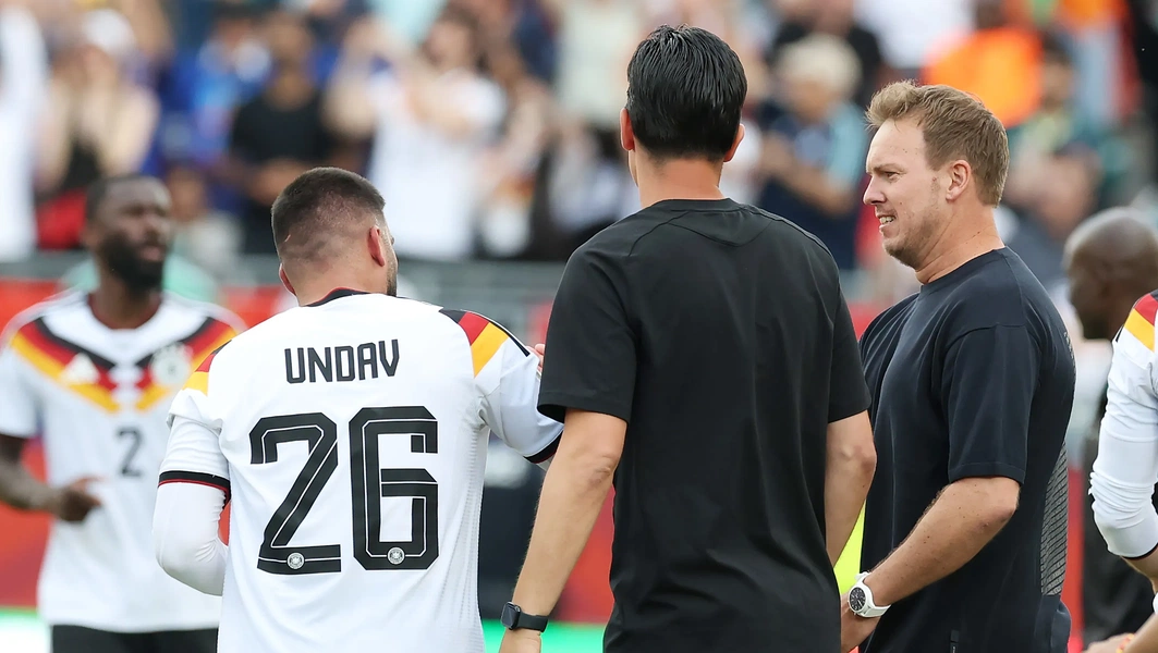 Fans singen Hymne, Undav trifft doppelt