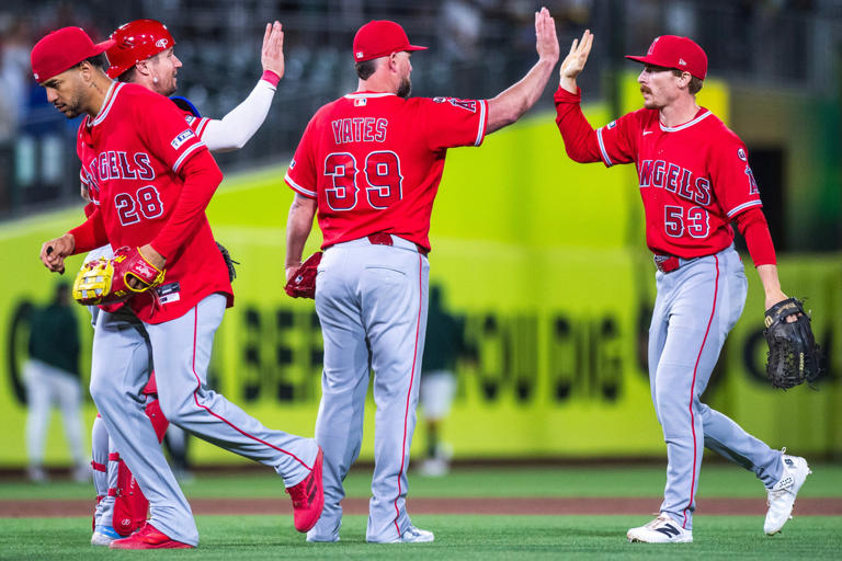 Ureña and 3 Angels relievers silence Athletics in a 7-0 victory