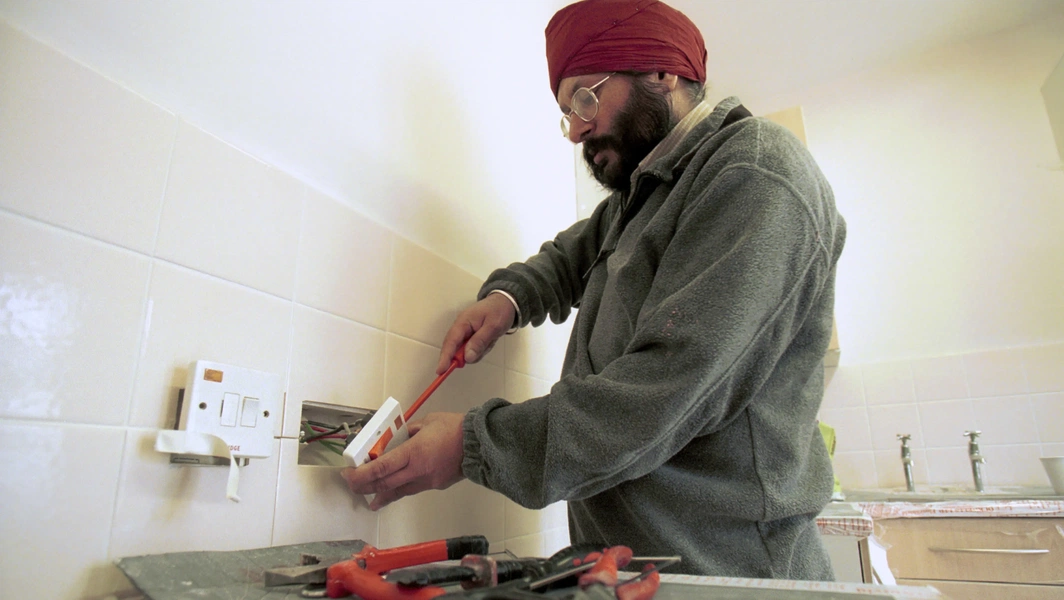 Identifying the qualities of a skilled electrician