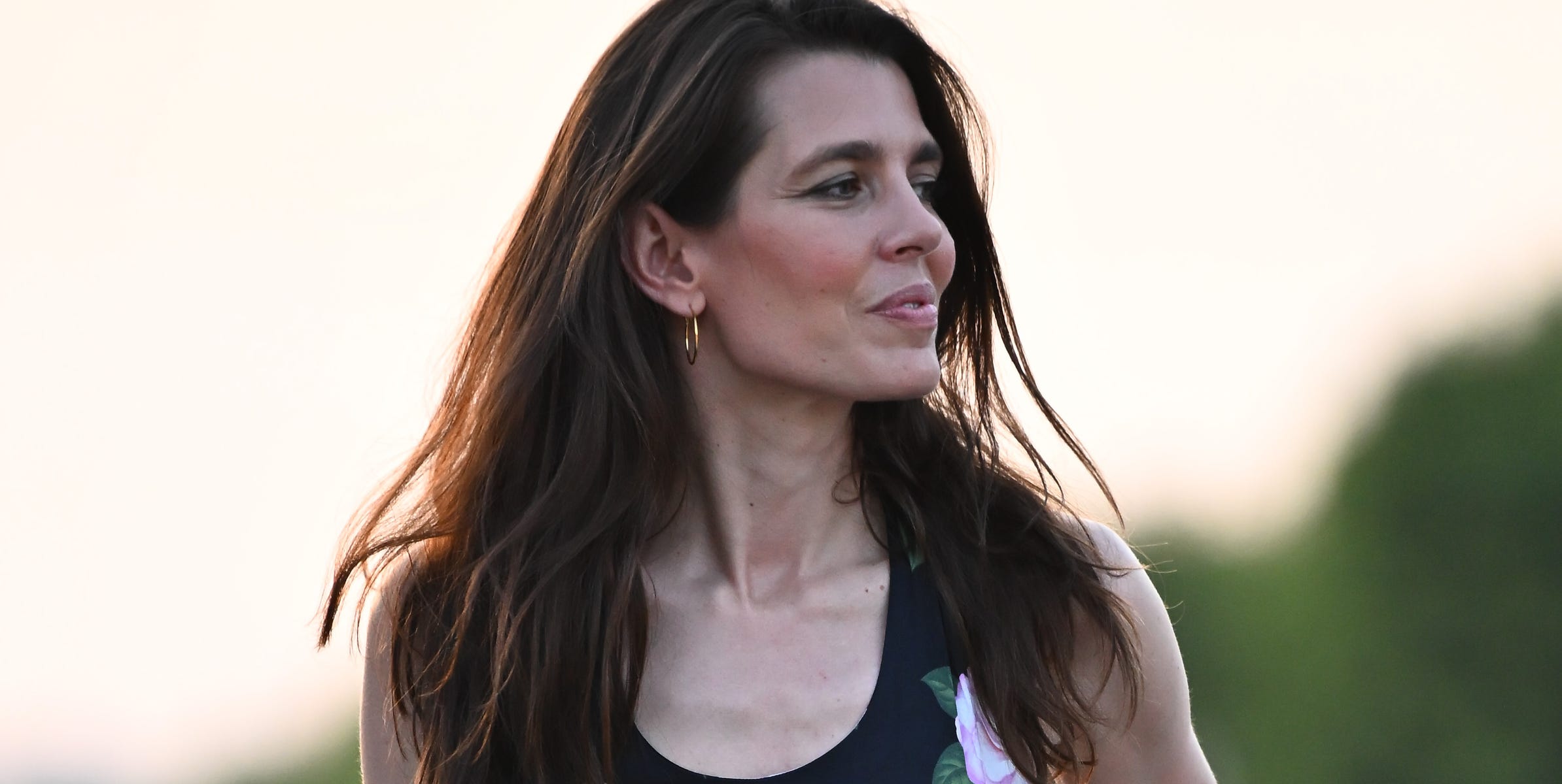 Carlota Casiraghi, musa de la elegancia con un vestido de flores en París