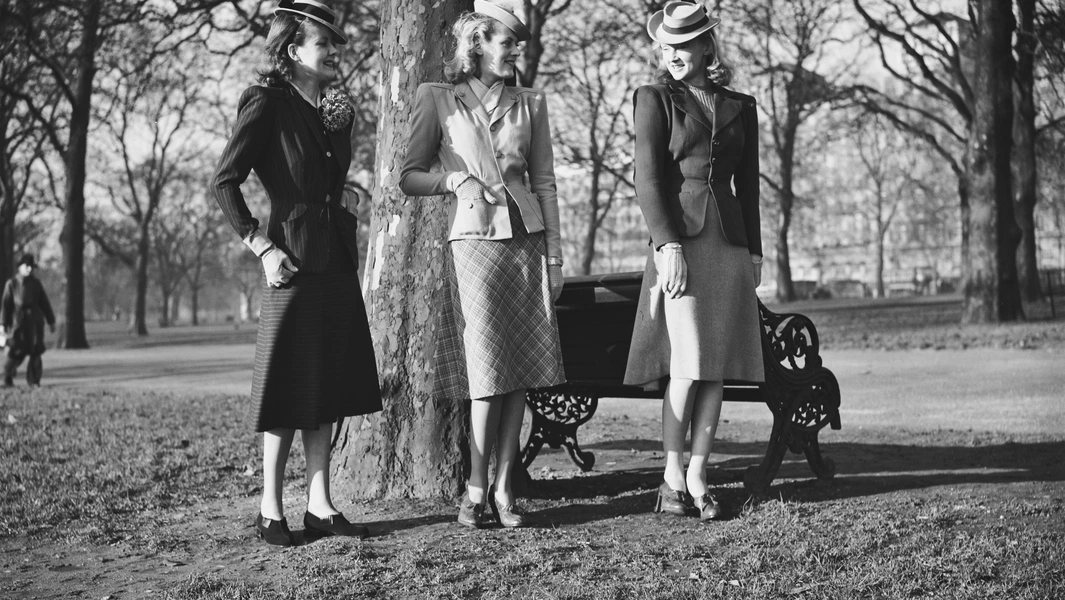 14 distinctive accessories from 1940s fashion