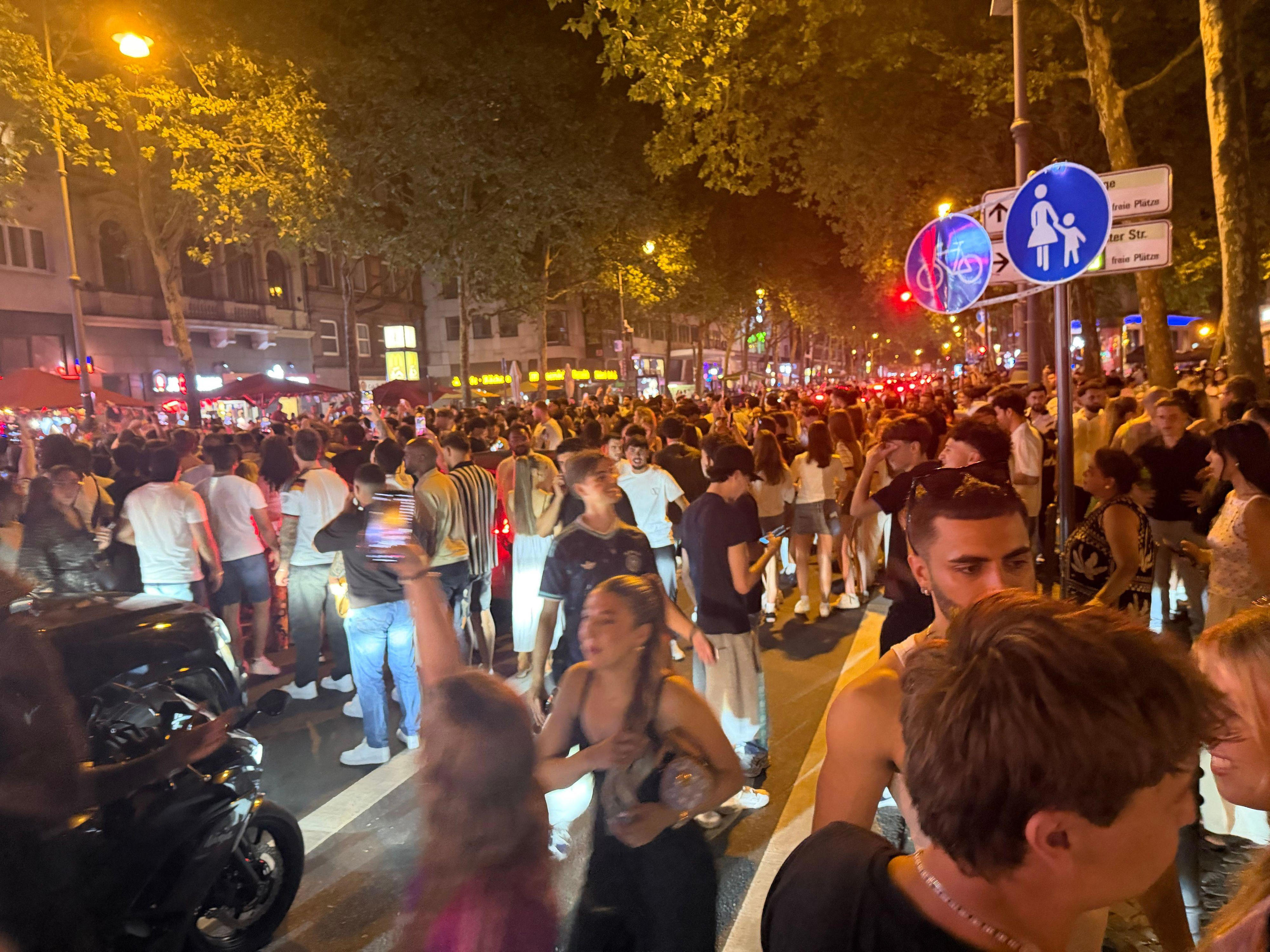 Köln im WM-Rausch: Erst das Zittern, dann die Explosion – Party auf den ...