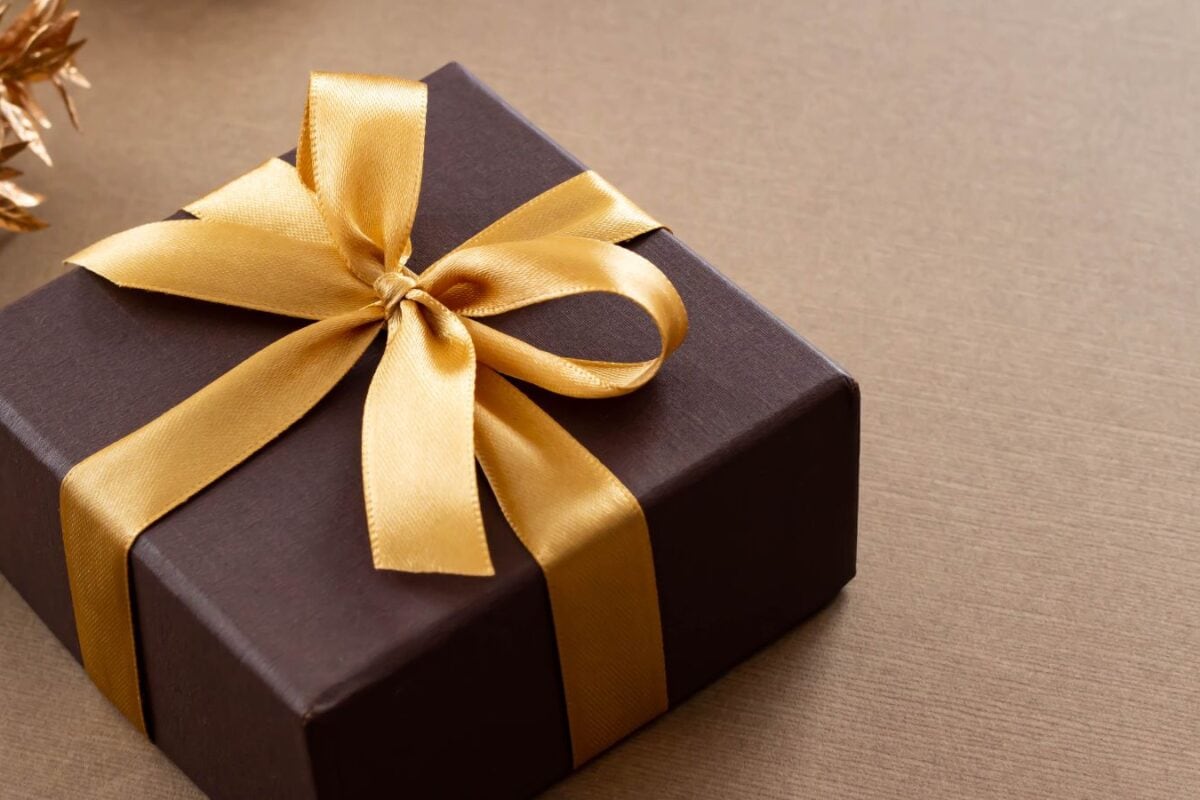 From private islands to diamond shoes: 10 celebrity gifts with jaw ...