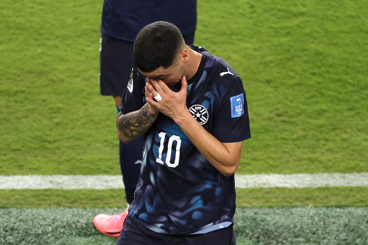 Jadi korban pertama peraturan baru FIFA, bintang Paraguay terancam ...