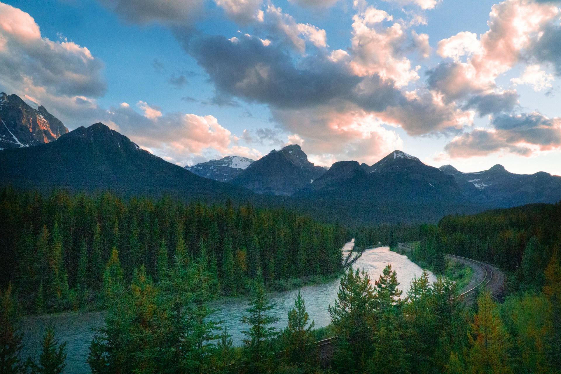 15 Canadian natural wonders that rival America’s best