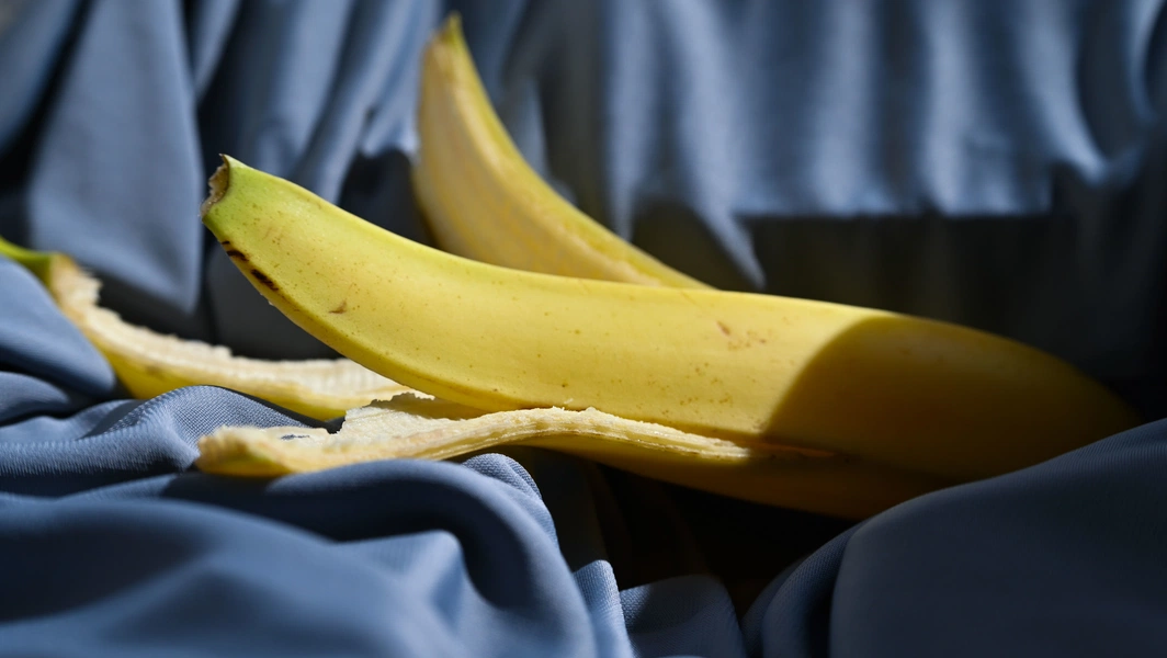 Using banana peels to improve plant growth