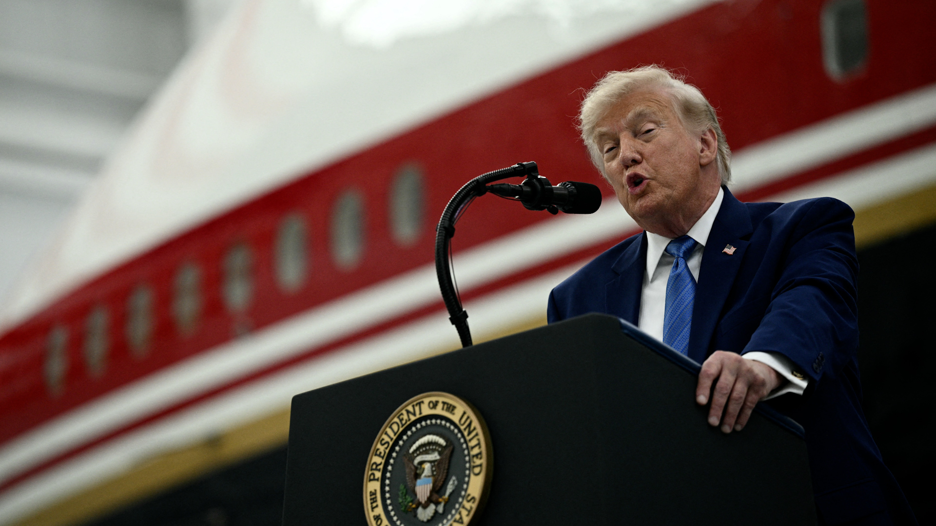 Trump unveils new Air Force One, 'world’s most luxurious plane,' gifted ...