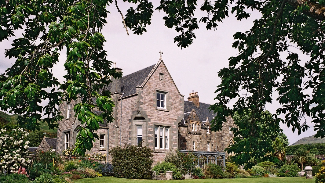 5 remarkable Victorian home restorations and transformations