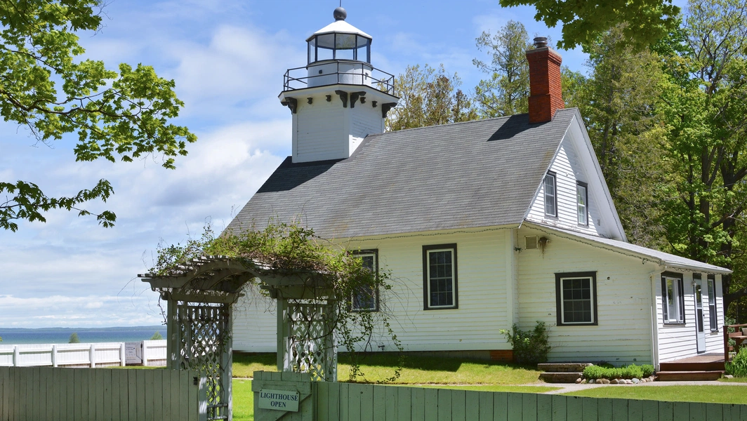 8 affordable Michigan towns for family travel