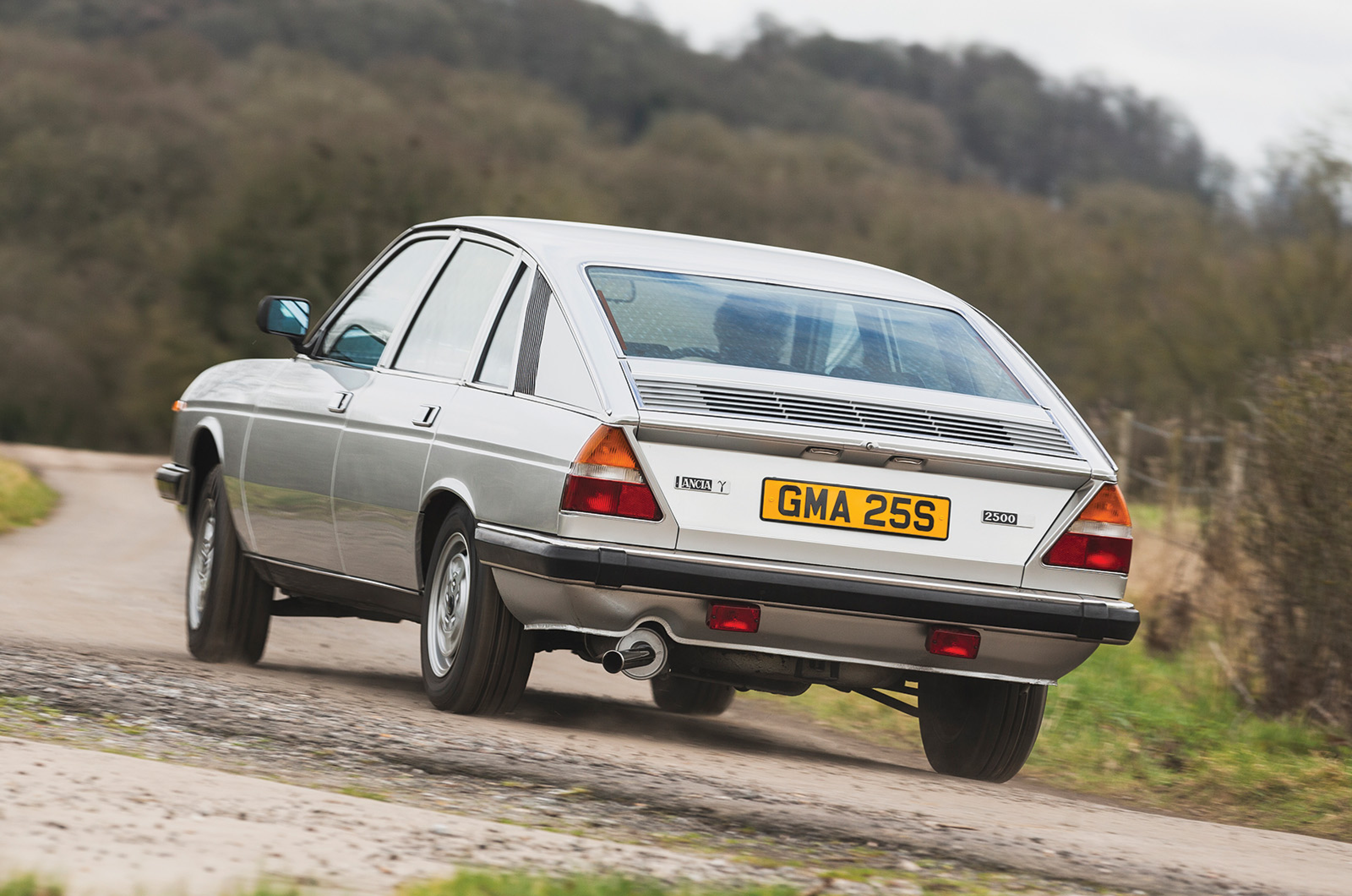 10 klassieke auto's die eruitzien als hatchbacks, maar dat niet zijn