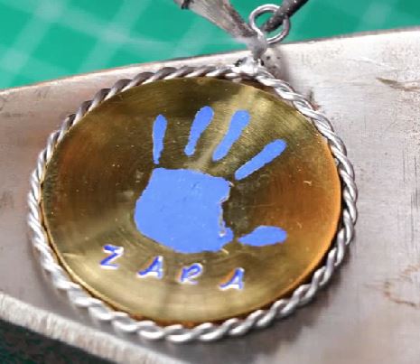 Crafting heartfelt pendants to express your style!