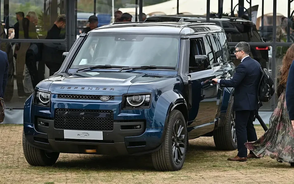 JLR pivots to hybrid Defender in £18bn multi-energy plan