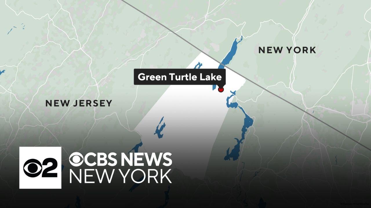 Small plane crashes into lake in West Milford, New Jersey