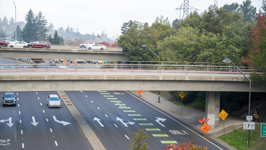 Understanding common road markings