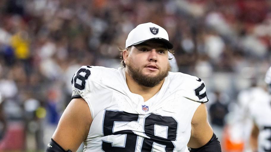 Washington offensive line recruit announces Oregon offer