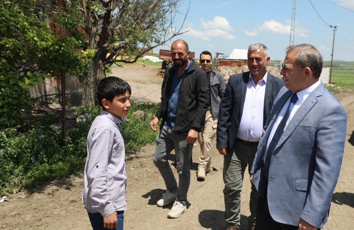 Kars Valisi Ziya Polat, vatandaşların talep ve sorunlarını dinledi