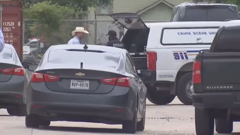 2 men found dead in vehicle bought at auction, bodies had been ...