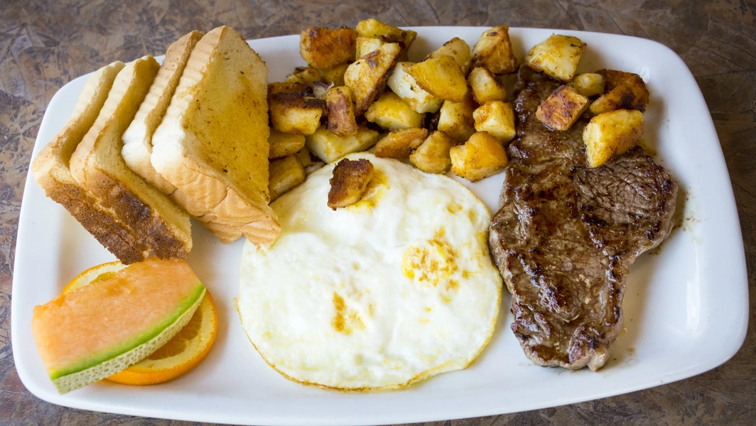 5 must-try Waffle House favorites for first-time diners