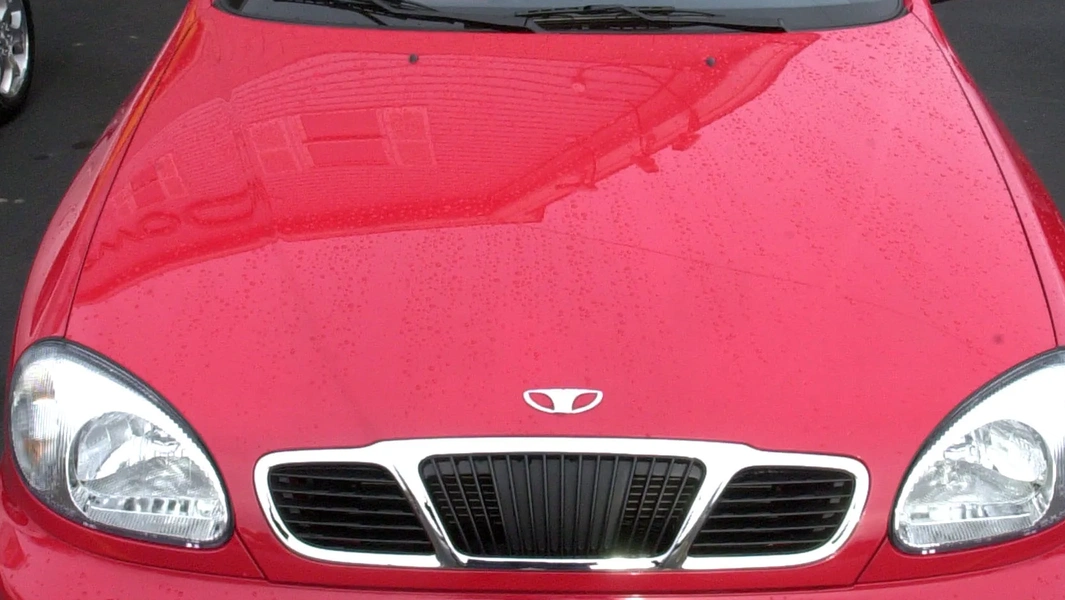 5 notorious underperforming cars of the 1990s