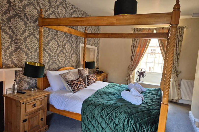 The country pub and hotel 45 minutes from Coventry that's like a step ...