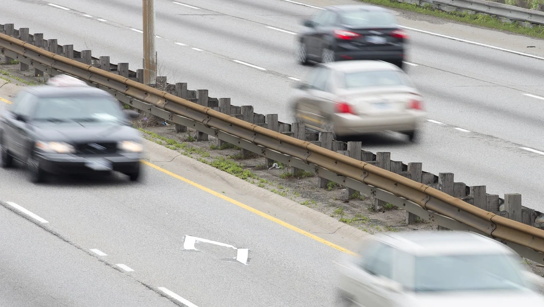 Understanding common road markings