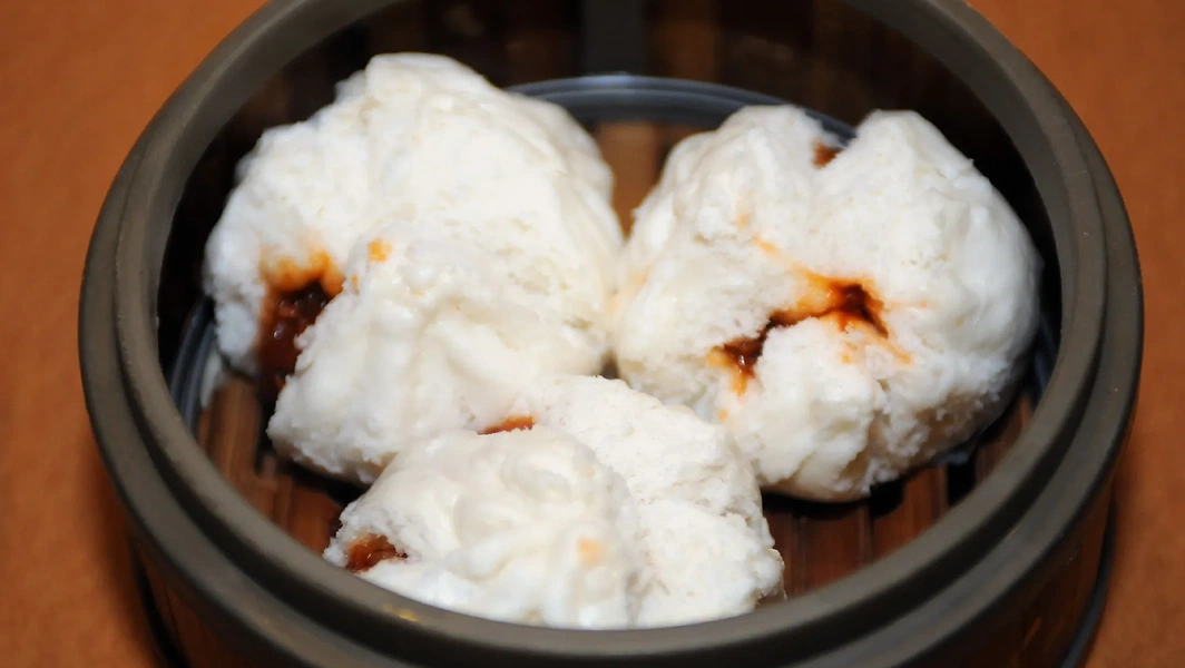 Bao and pork buns: Ingredients, fillings, and variations