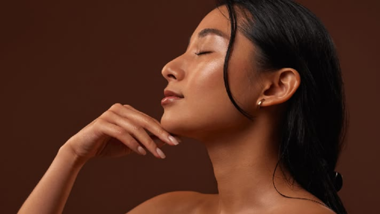 How to get rid of a double chin: Viral jawline sculpting hacks that ...