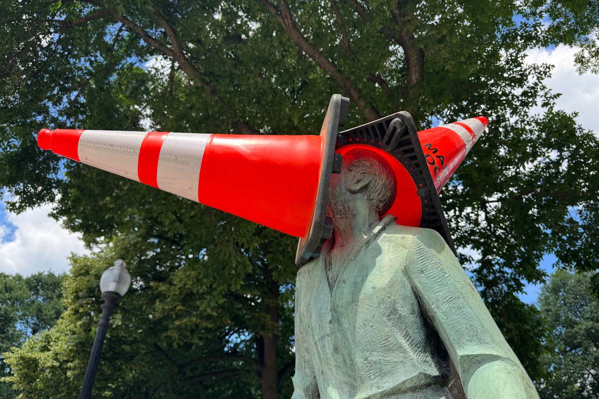 Porque é que os adeptos escoceses estão a pôr cones de trânsito nas ...