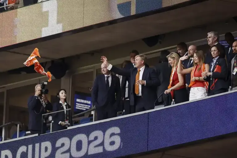 Guillermo y Máxima de Holanda se saltan el protocolo en el Mundial de ...
