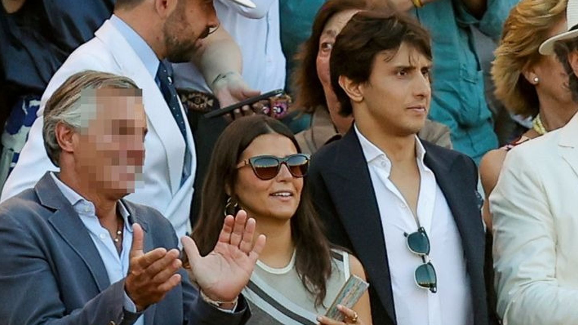 Tana Rivera y Roca Rey ya no esconden su amor: el beso que confirma su ...